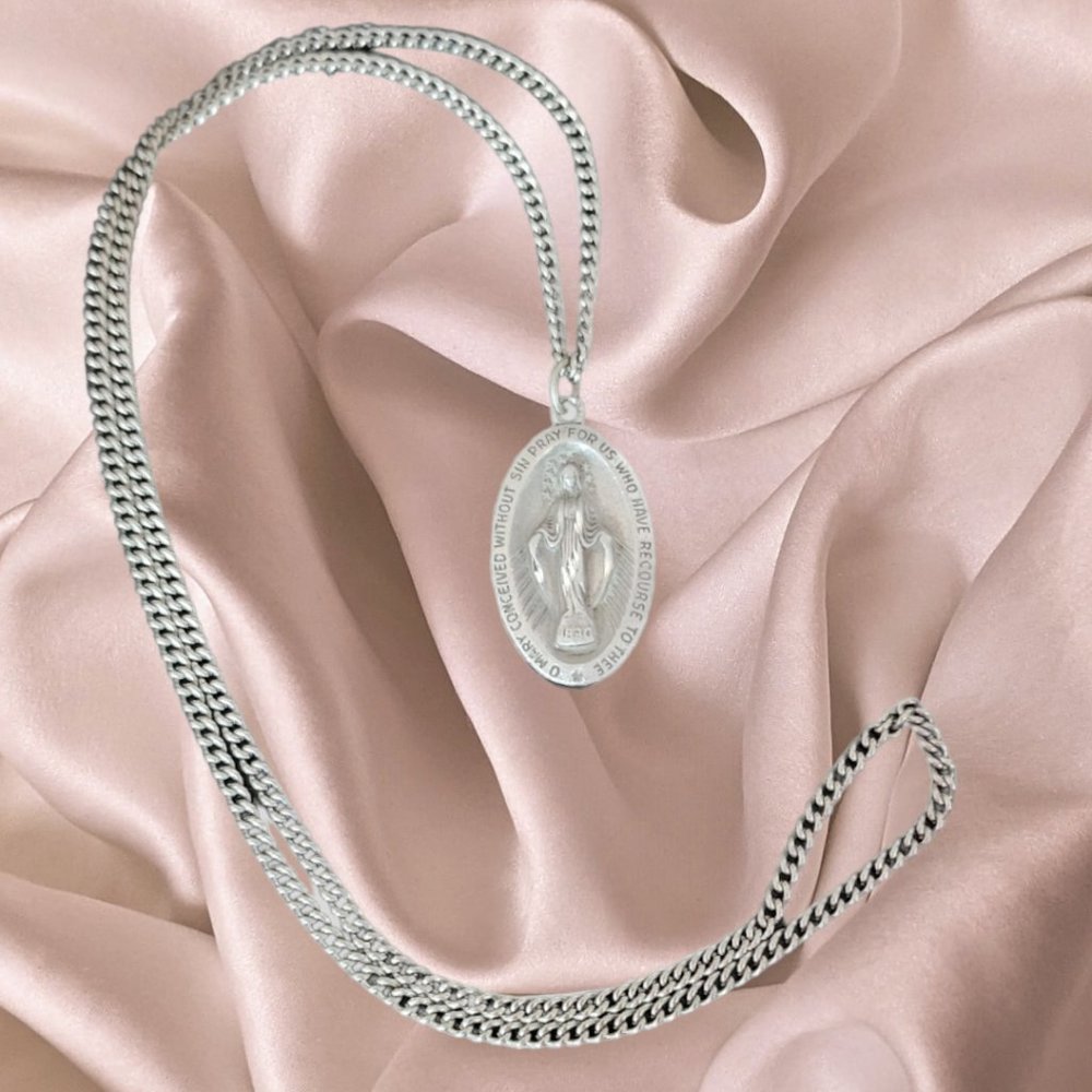 Virgin Mary Sterling Silver Plated Oval Vintage Mirac… - Gem